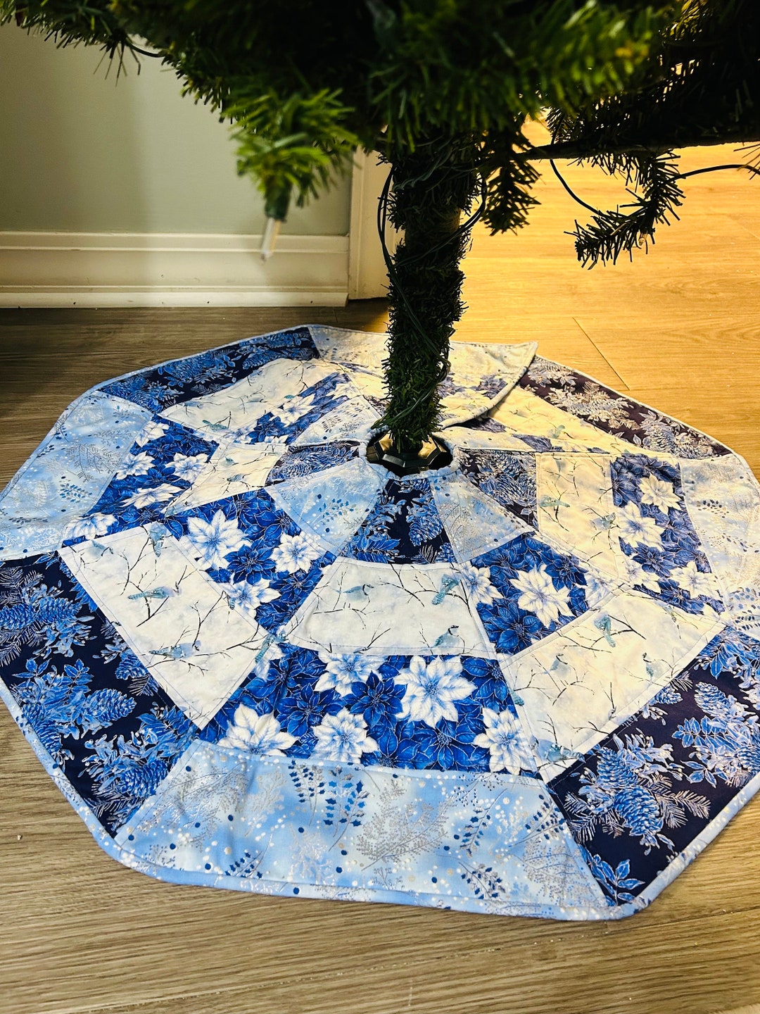Winter Wonderland Blue Christmas Tree Skirt. Measures 32 Inches Across ...