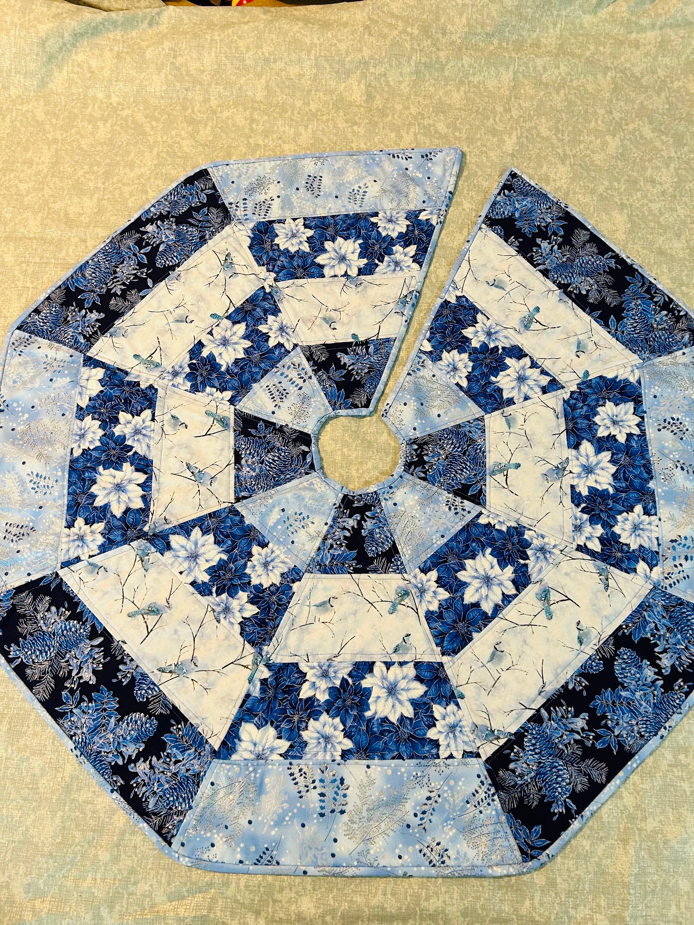 Winter Wonderland Blue Christmas Tree Skirt. Measures 32 Inches Across ...