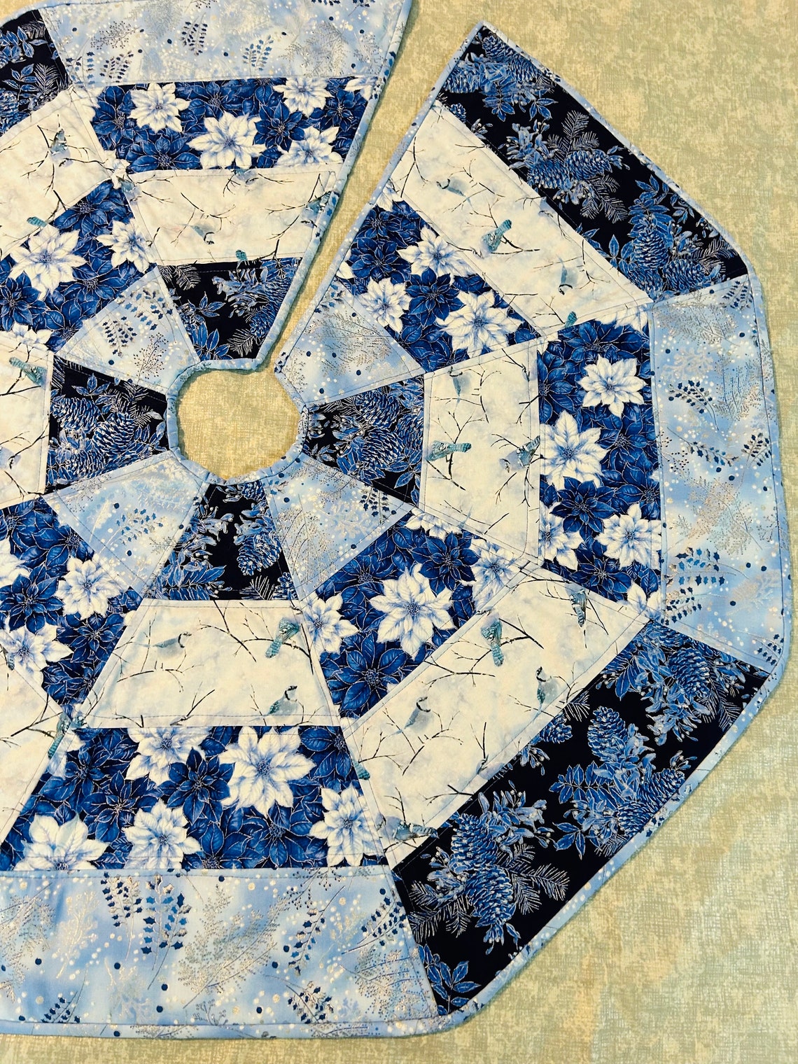 Winter Wonderland Blue Christmas Tree Skirt. Measures 32 Inches Across ...