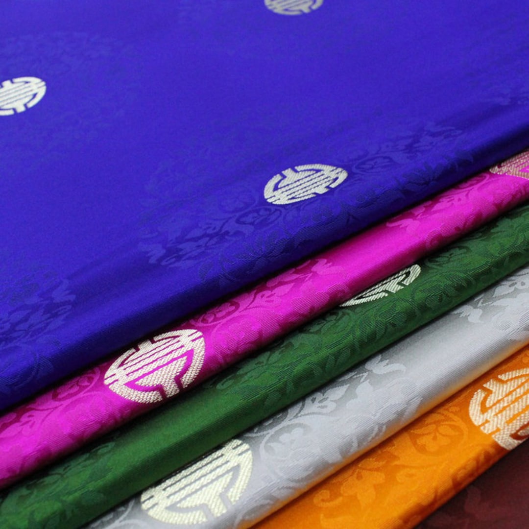 Chinesischer Fu-Brokat-Stoff: Floraler Jacquard-Satin, 76 cm breit ...