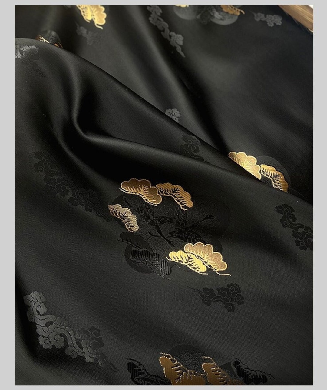 Nishijin Brocade Fabric: Japanese Weaving With Gold Thread (29.5"/59 ...