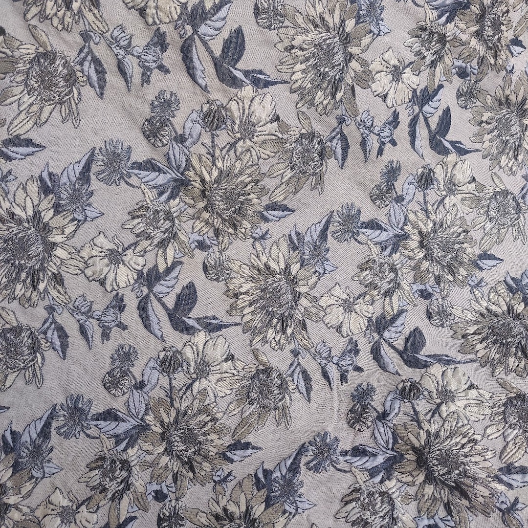 Furniture Reversible Jacquard Woven Fabric, 3D Floral Pattern With ...