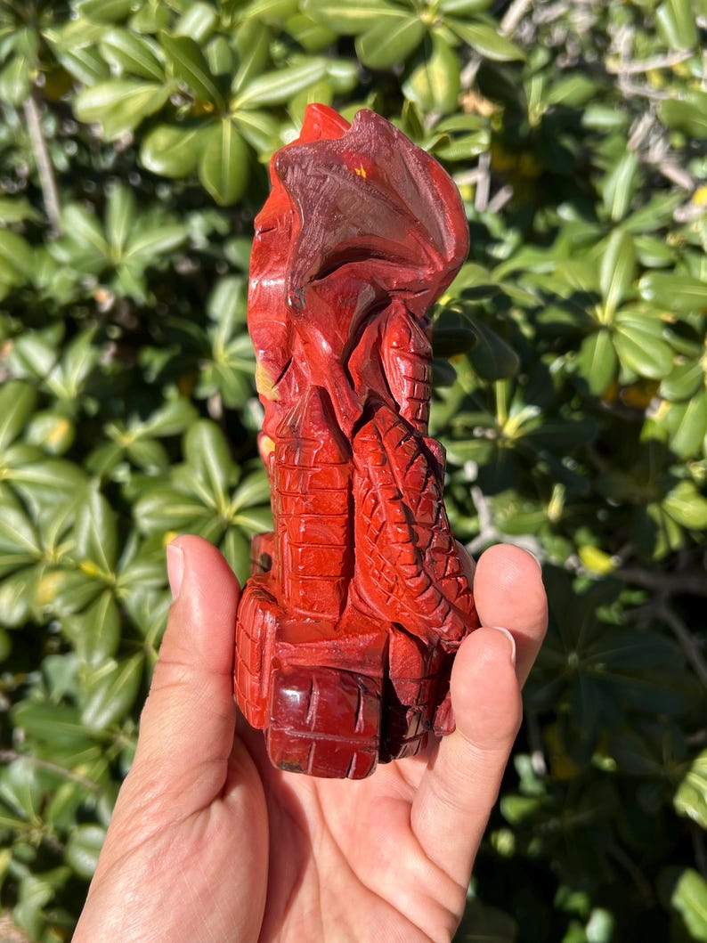Mookaite Dragon Carving | Mookaite Crystal | Mookaite Carving ...