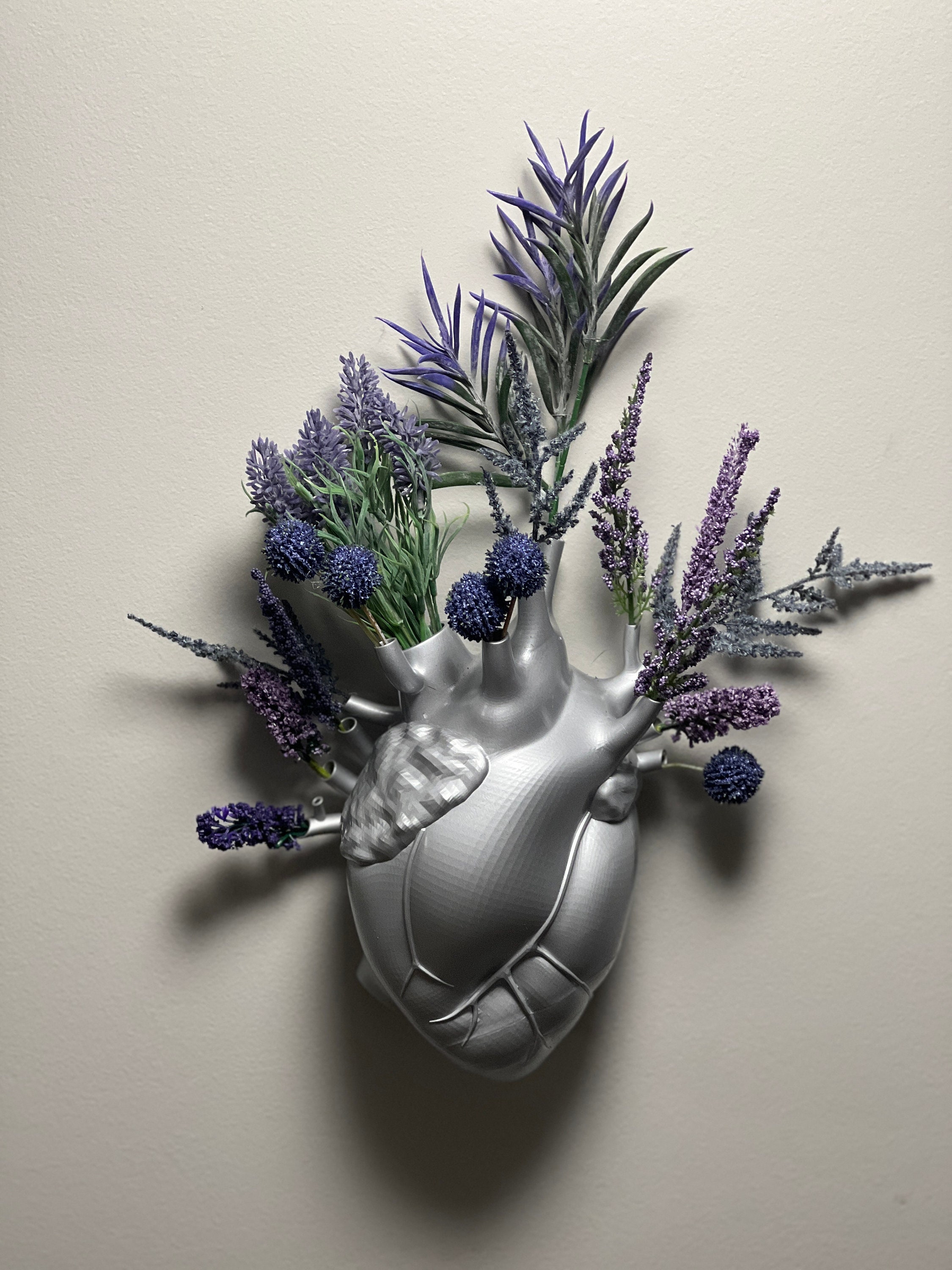 3D Printed Anatomical Heart Vase With Flowers - Etsy