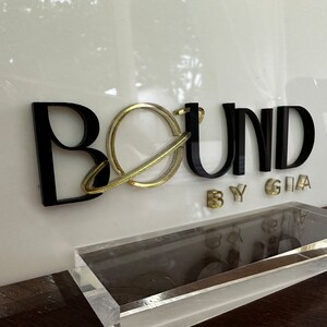 Acrylic Jewelry Display, Necklace and Bracelet Permanent Jewelry ...