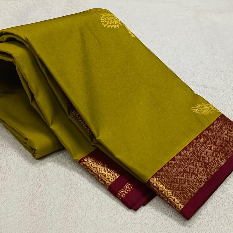 Red Green Border Saree - Etsy UK