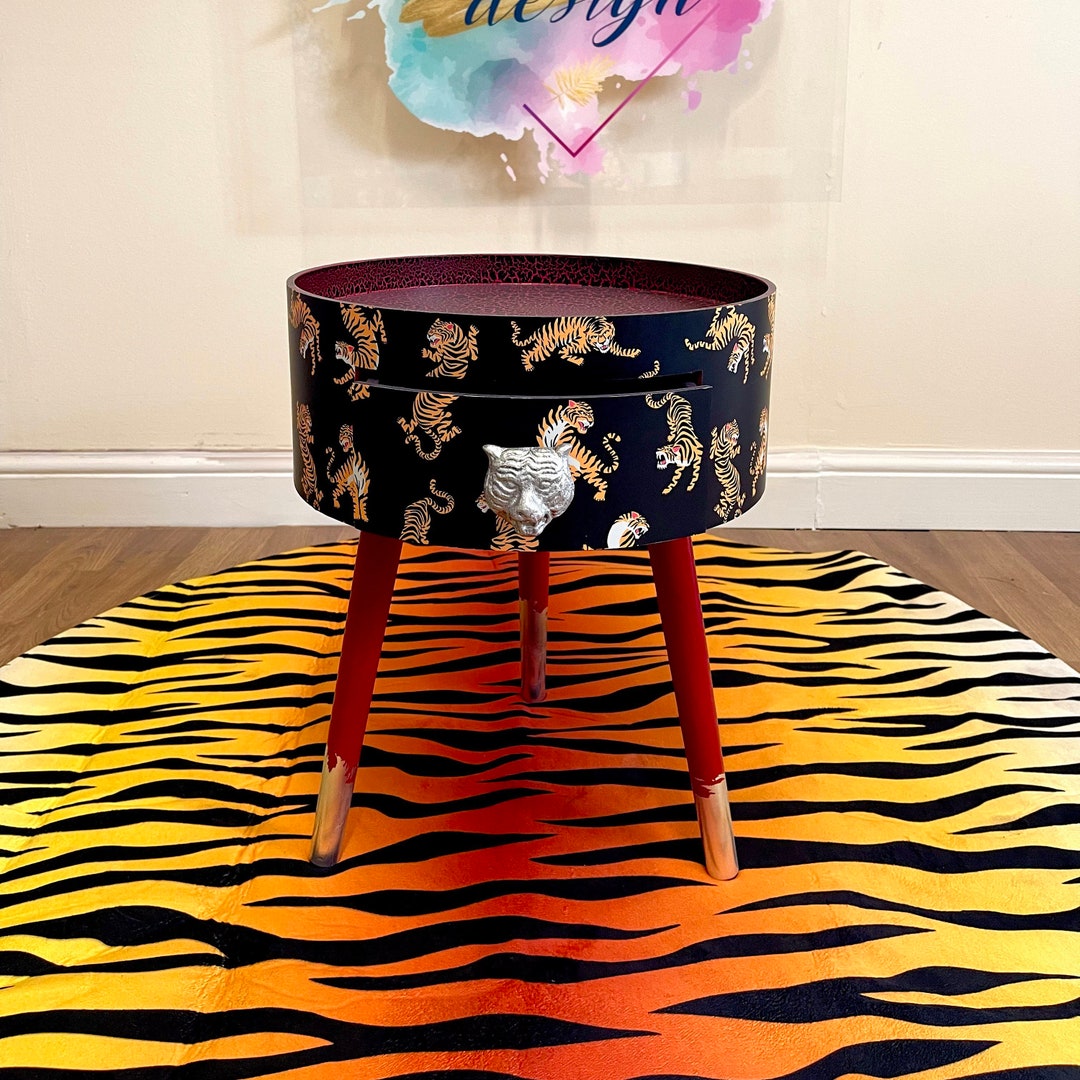Round Bedside Table , Black and Red Nightstand With Tiger Design ...