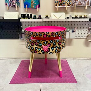 Hot Pink Magenta Leopard Round Bedside Table . Fun Bright Home Decor ...