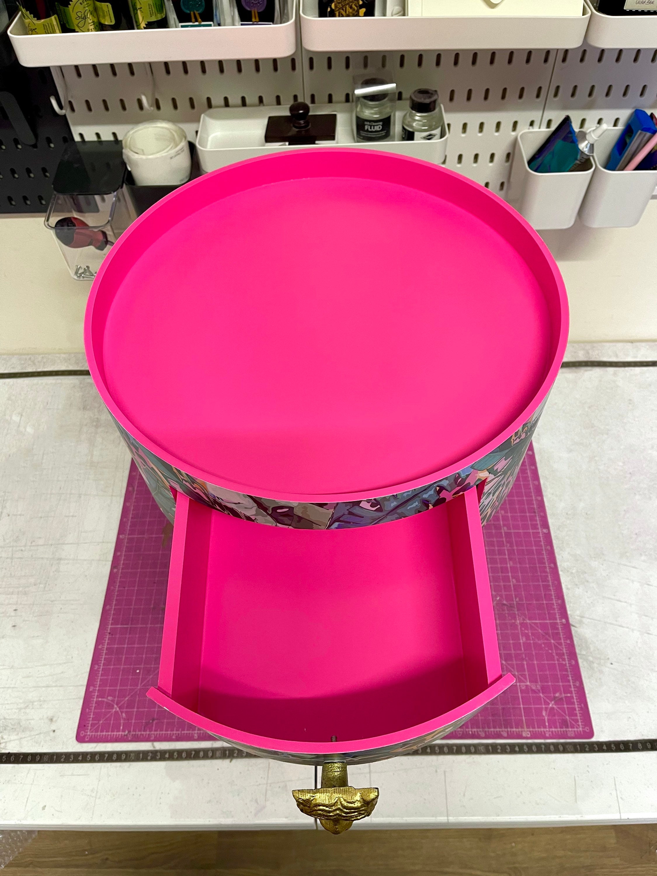 Hot Pink Wooden Coffee Table , Tropical and Orange Leopard Print ...