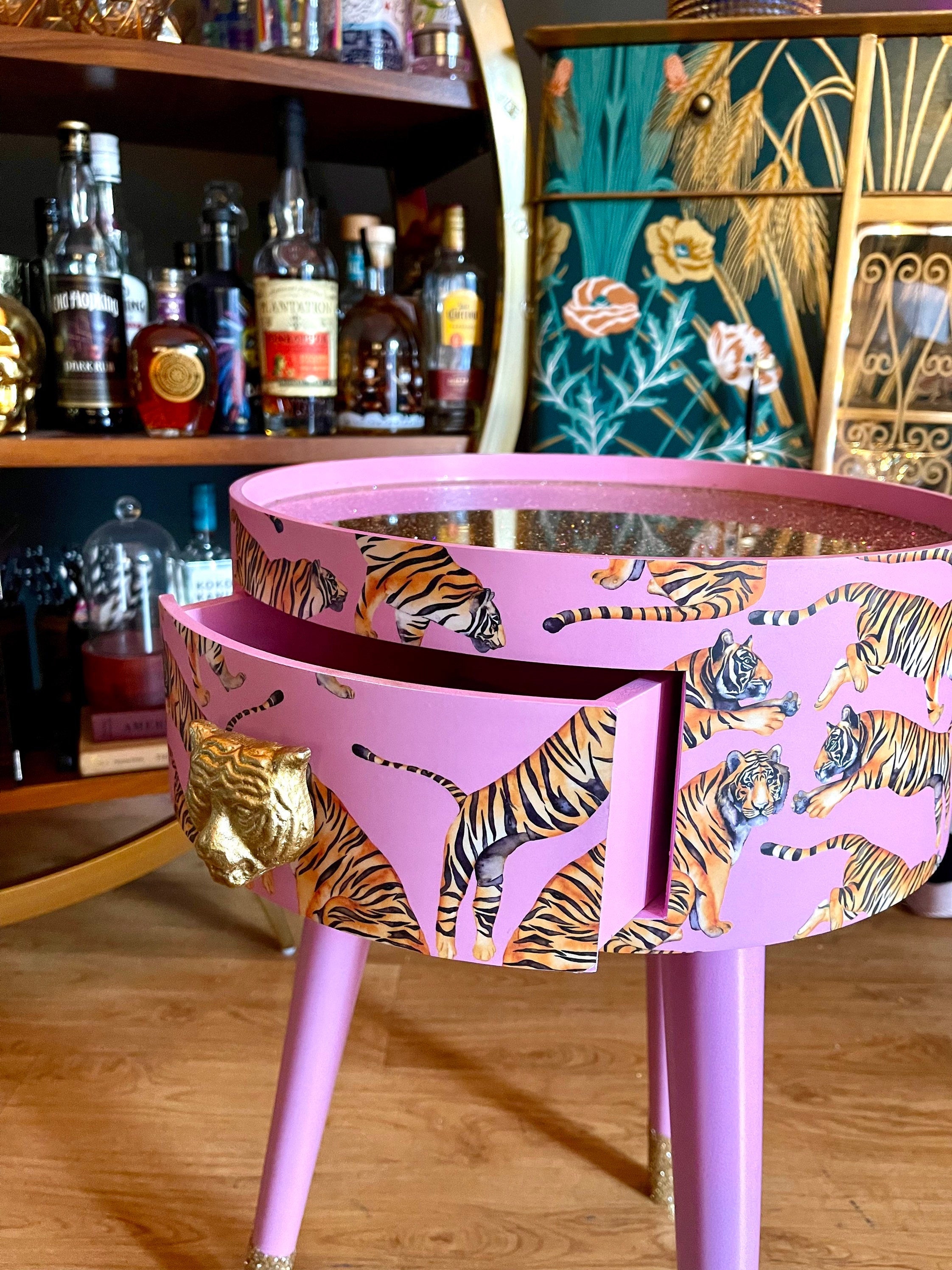Bedside Table With Glitter Top. Light Pink Tiger Round Table. Fun ...