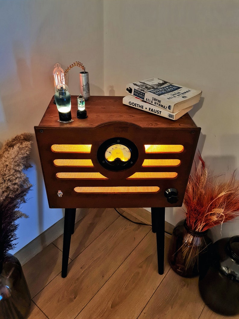 Vintage Wooden Vacuum Tube Radio Floor Lamp, Retro Radio Bedside Lamp ...