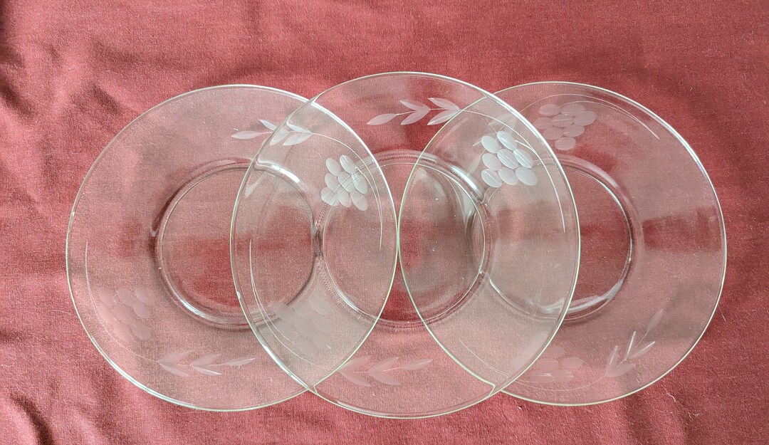 Vintage ETCHED Glass Side Plates, GRAPES and Leaves Pretty Design set ...