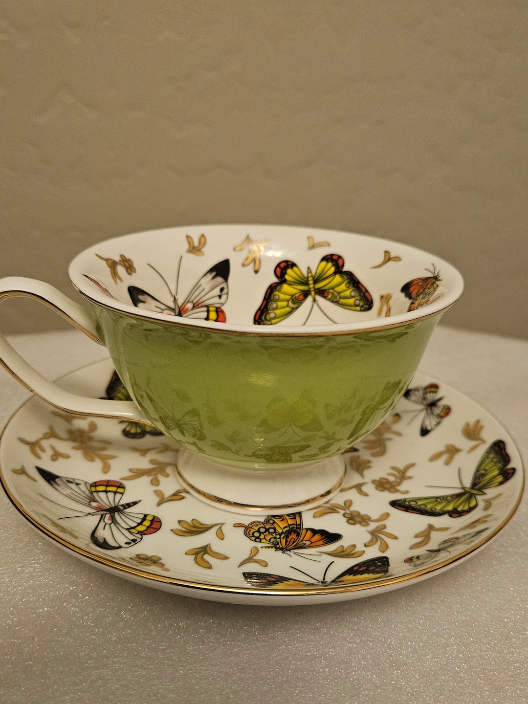 Grace Teaware-so Pretty. Green Outside and Butterflies Everywhere Else ...