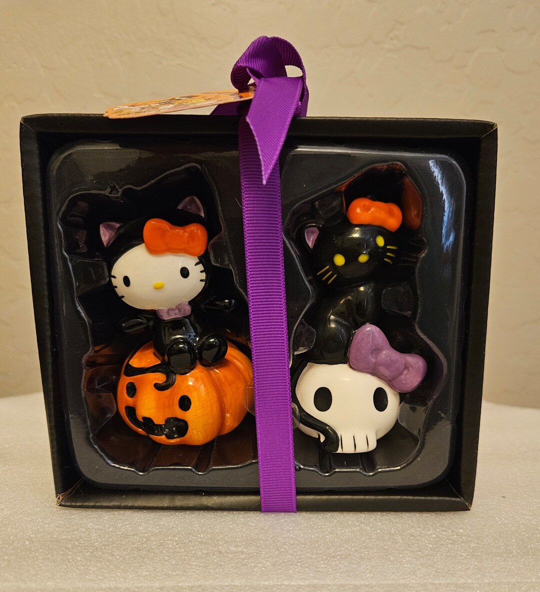Haloween Blue Sky Clayworks Hello Kitty Halloween Salt and Pepper ...