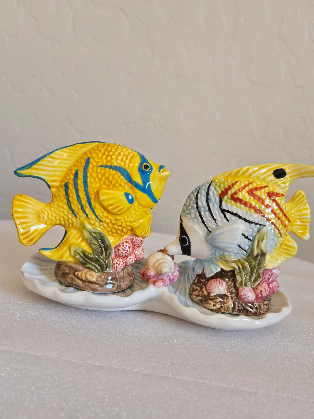 Corner Ruby Tropical Collection. Fish Sea Life Salt and Pepper Shaker ...