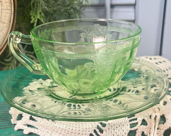 Anchor Hocking Green Uranium Glass Dancing Girl / Ballerina/ Cameo Tea ...