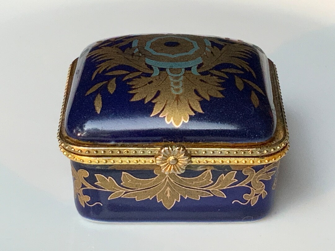 Small Porcelain Cobalt Blue and -gold Painted Jewelry or Pill Box ...