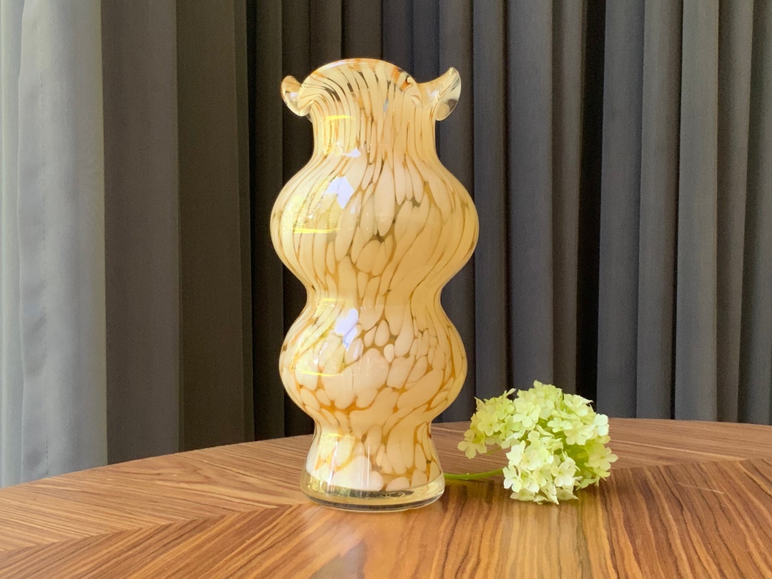 Fluted Ruffled FLOWER Vase, Vintage Caramel Glass Vase, Flower Vase ...