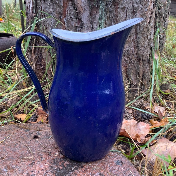 Retro Pitcher - Etsy