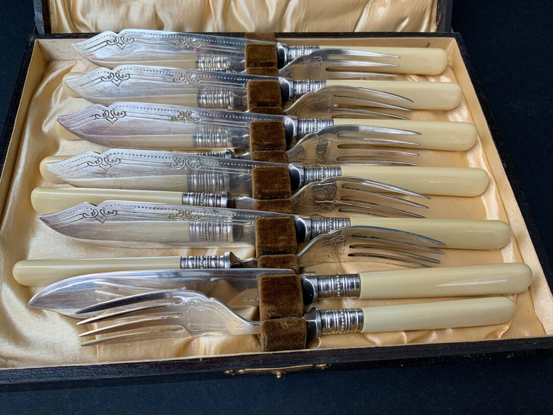 Vintage Boxed Set of Fish Knives and Forks. EPNS Set of Six of Each ...
