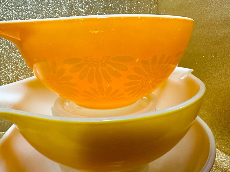 Vintage Pyrex Sunflower Daisy Cinderella Nesting Bowls - Etsy
