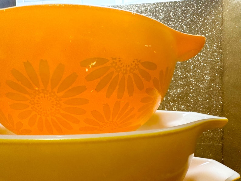 Vintage Pyrex Sunflower Daisy Cinderella Nesting Bowls - Etsy