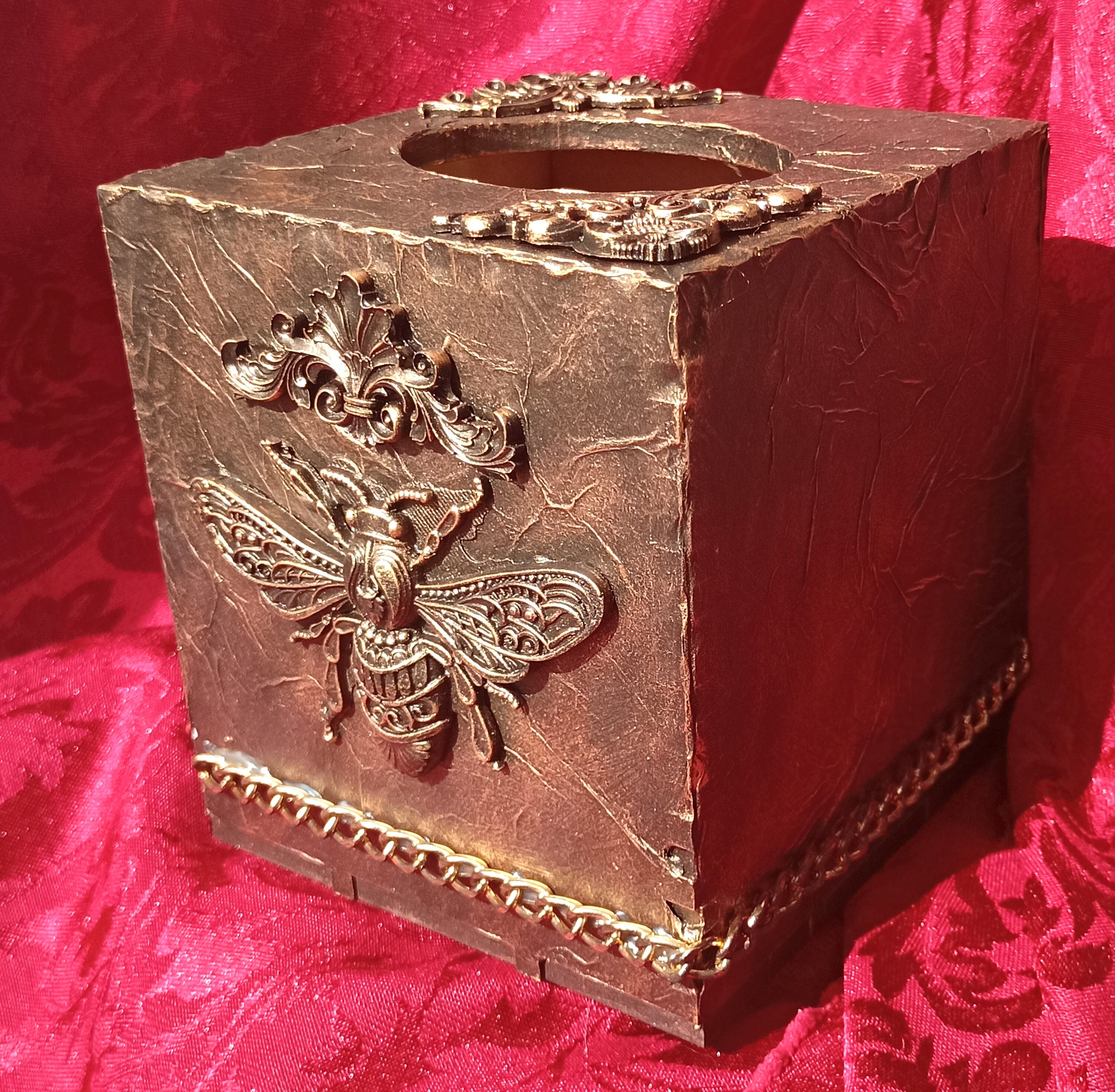 Queen Bee Tissue Box Holder in Old World Style - Etsy UK
