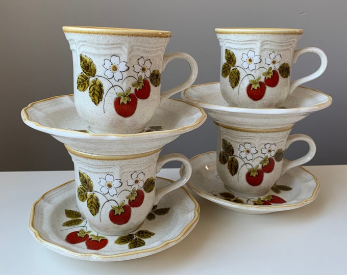 Vintage Strawberry Teacup & Saucer Set of 4 - Etsy