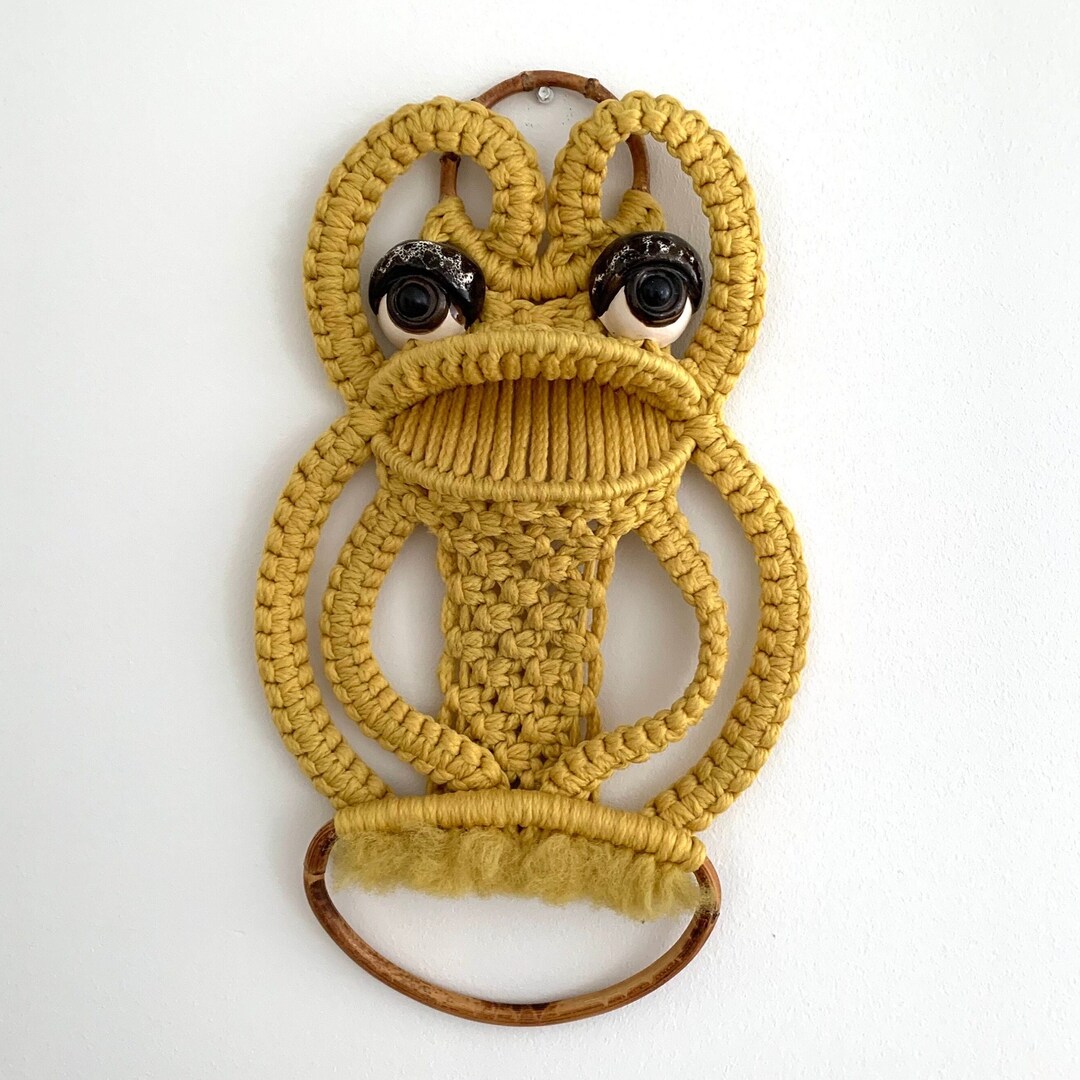 70's Macrame Frog Wall Hanging Yellow - Etsy