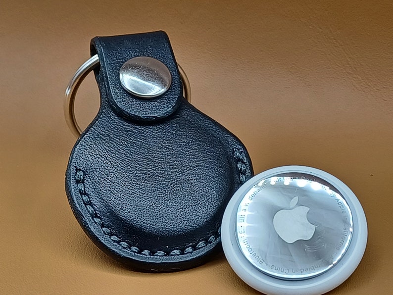 Leather Apple AirTag Keychain / AirTag Holder - Etsy