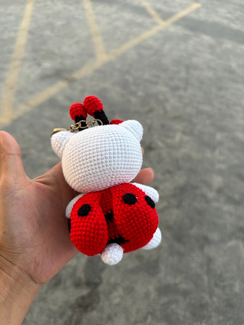 Ladybug /bee Kitty Keychain/ Crochet Keychain/cute Amigurumi Keychain ...