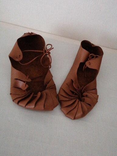 Bundschuhe / Barfußschuhe Mittelalter/ Alltag / Kinder Erwachsene ...