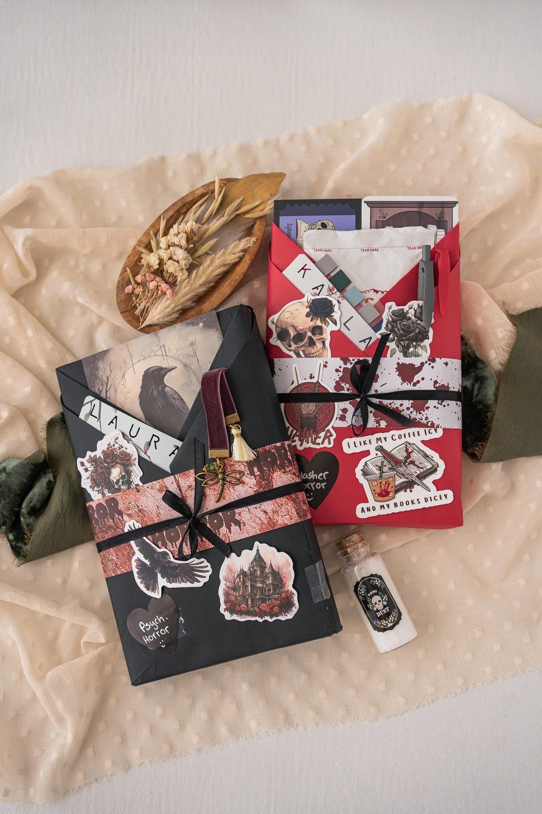 Blind Date With a Horror Book: Spooky Bookish Accessories Gift Set - Etsy
