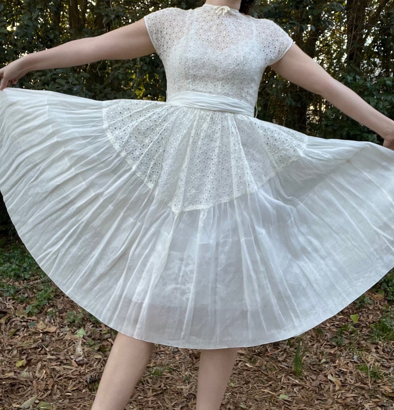 1950s Tea-length Wedding Dress 50s Bridal Gown With Daisy - Etsy