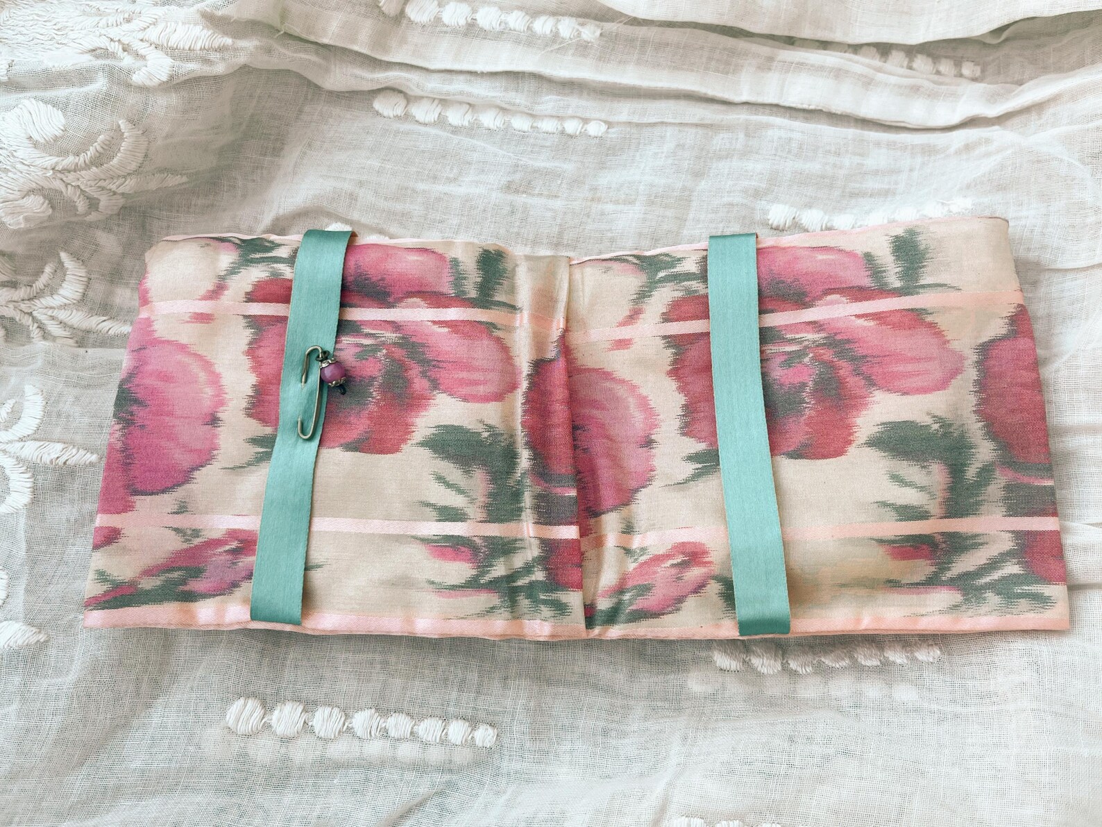 1920s Handkerchief Holder | Silk Floral 20s Hankie Case | Flapper ...