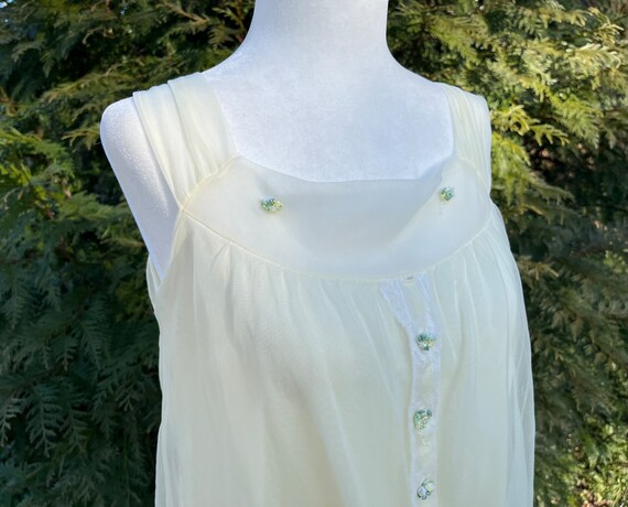 1960s Nightgown in Pastel Yellow Nylon | Dressmaker D… - Gem