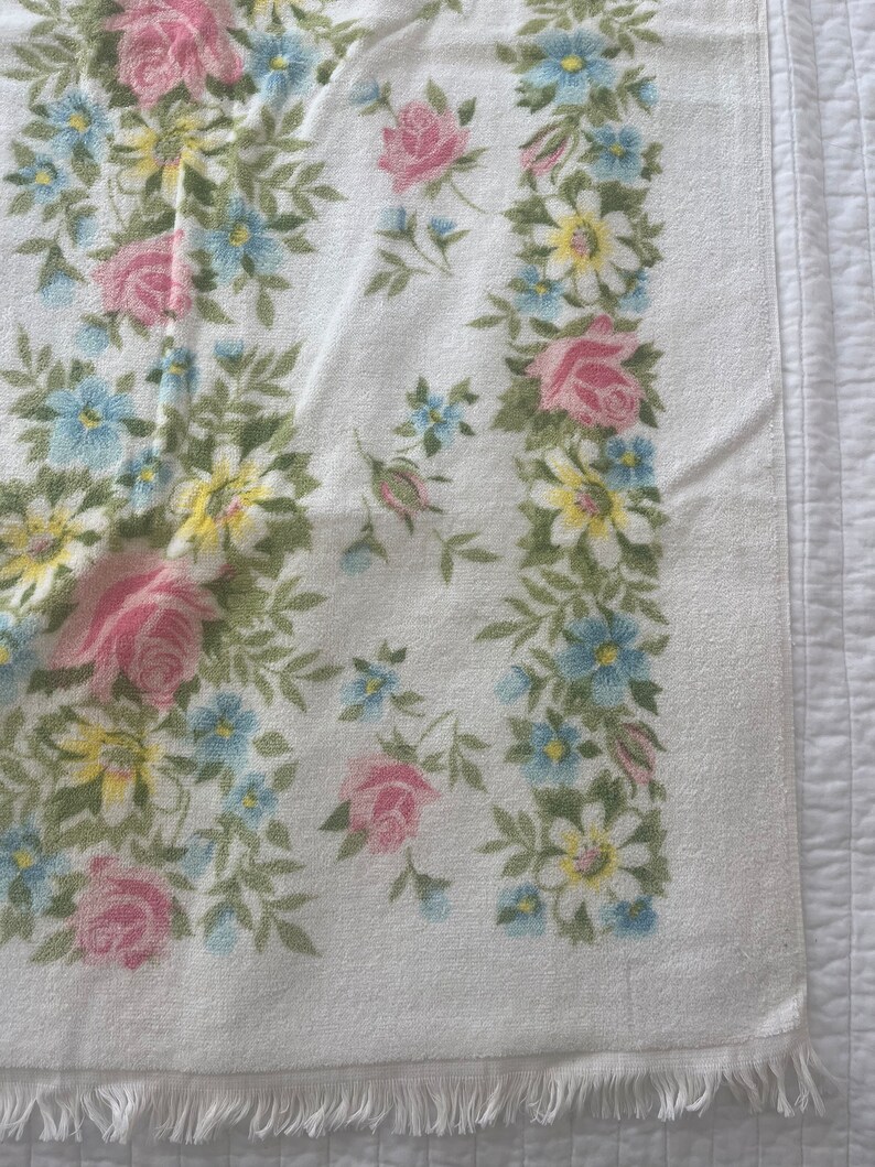 1960s Pastel Floral Towel Set by Springmaid Bath Towel, Hand Towel, and ...
