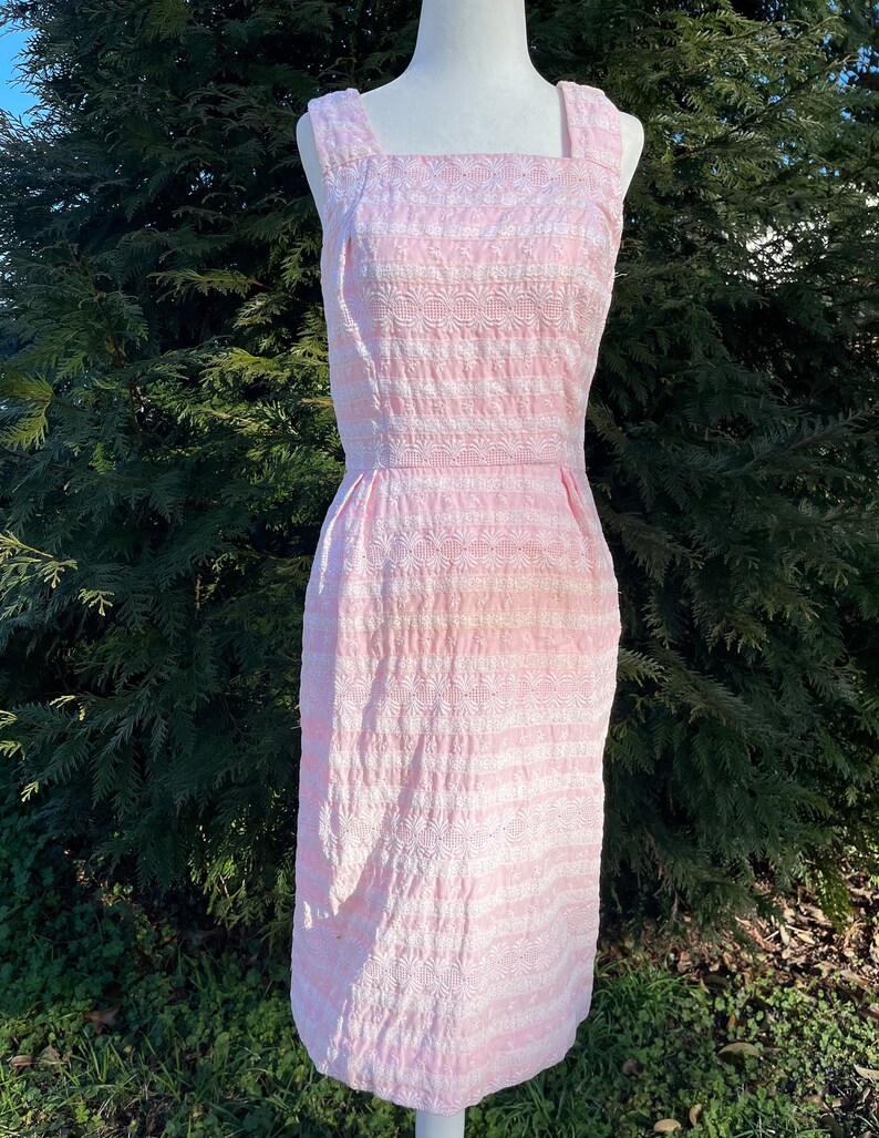 1950s Pink Wiggle Dress in Lace by Minx Modes - Etsy