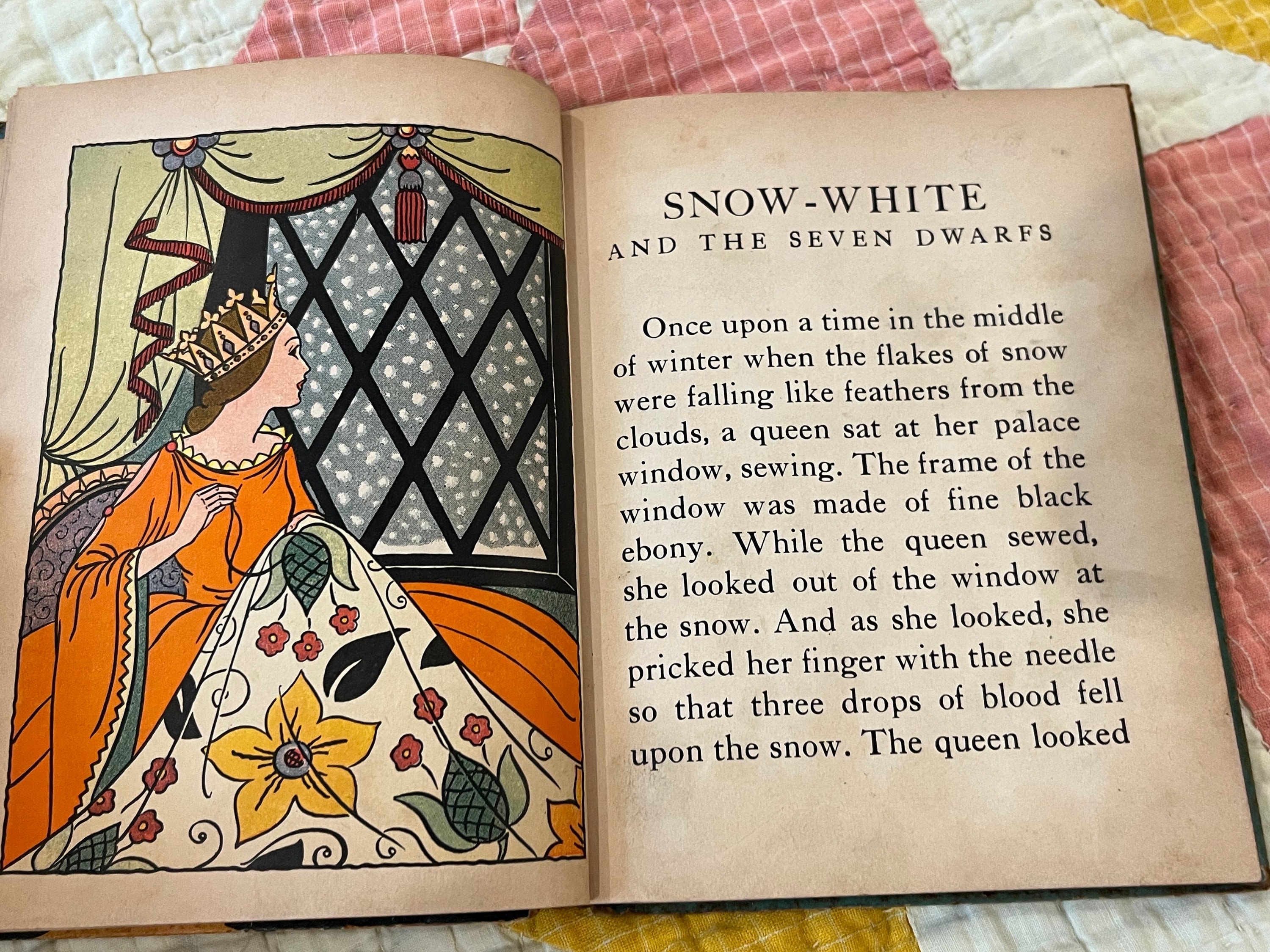 1937 Snow White and the Seven Dwarfs Childrens Illustrated Book Vintage ...