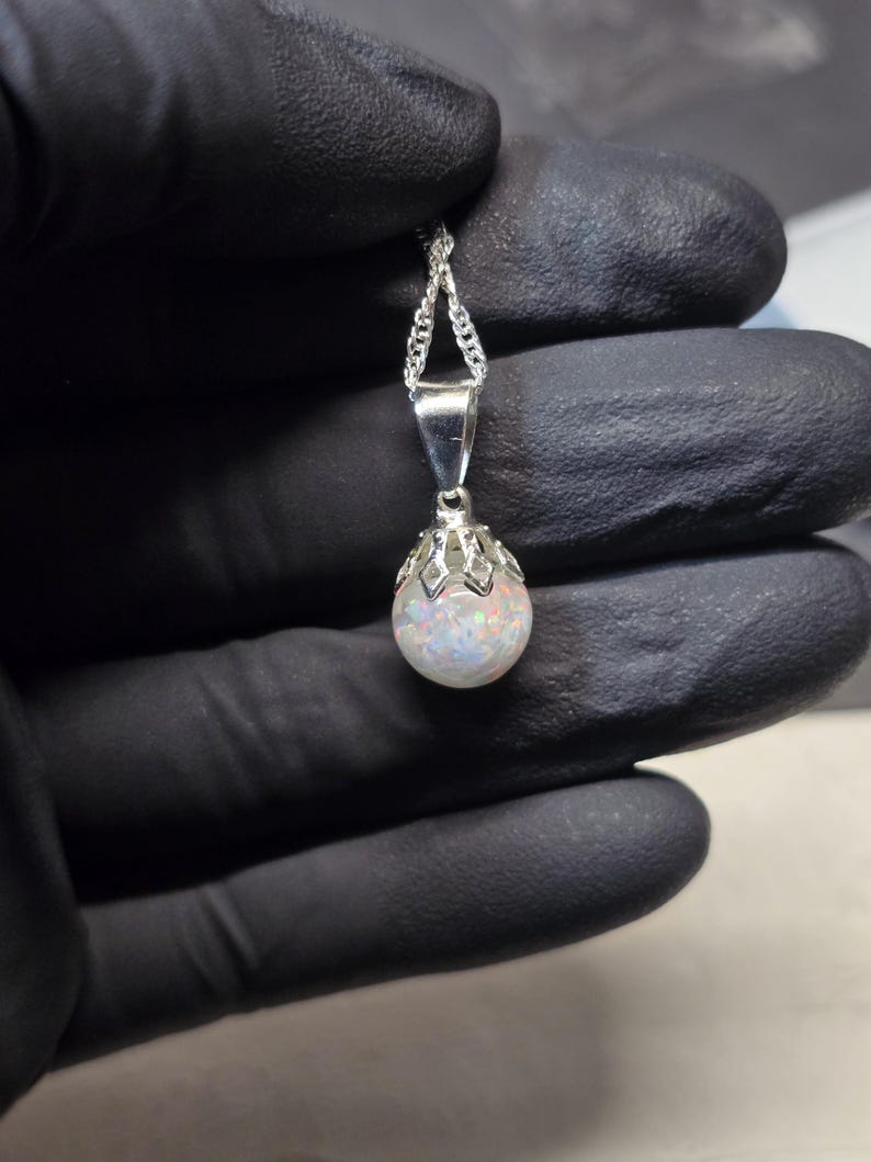Australian 10mm Floating Opal Necklace - Etsy