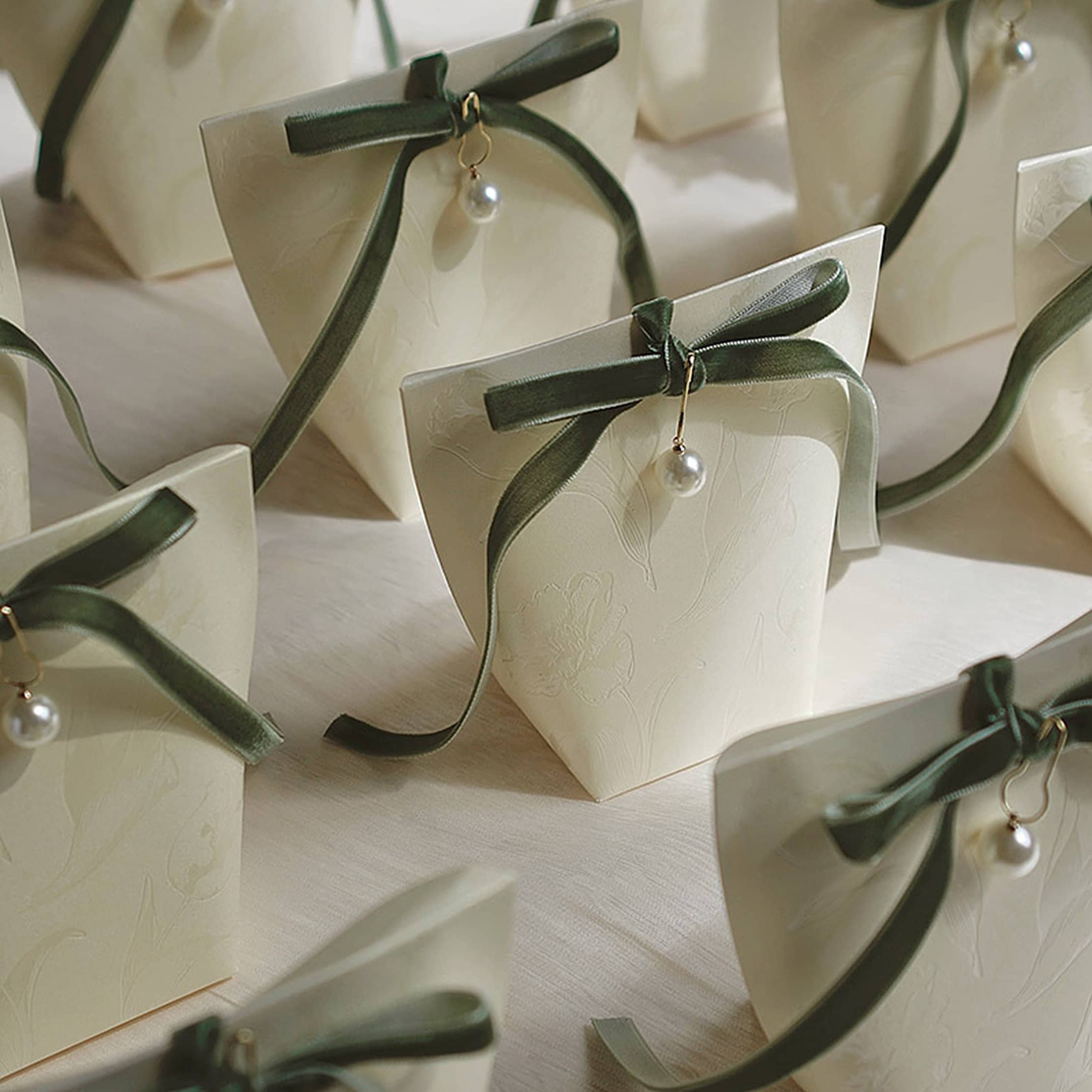 Pin On Wedding Favor Boxes | Exquisite Compact Favor Box Wedding Gift ...