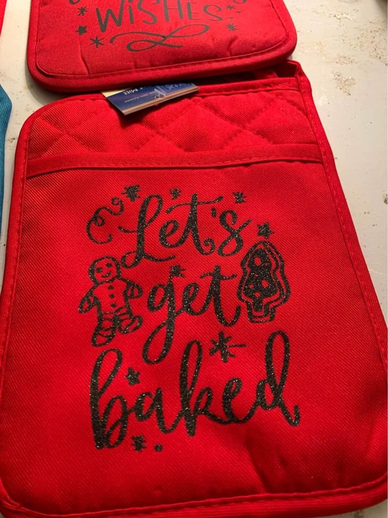 Whimsical Christmas Oven Mitts - Funny Baking and Cooking Decor for ...