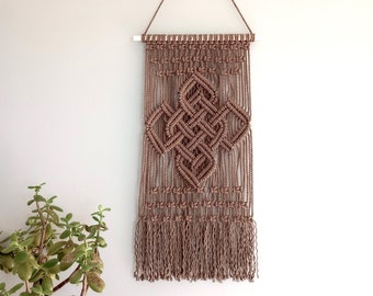 Celtic Knot Macramé Wall Art Hanging, Irish Home Wall Decor, St ...