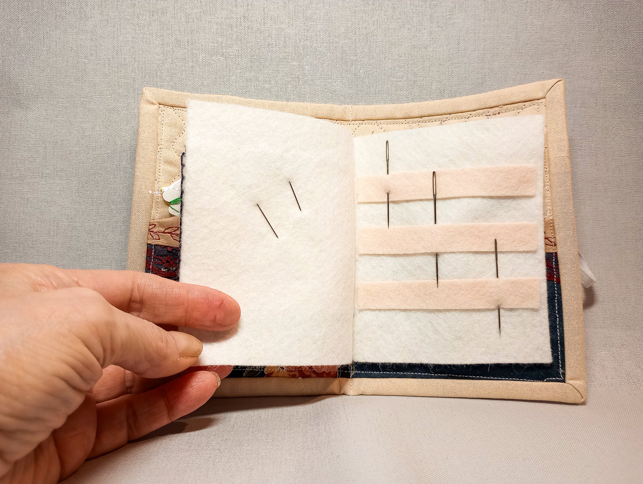 Vintage Style Needle Book Keeper, Sewing Kit Holder Made From Quilted ...