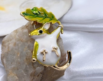 Blackberry & Mouse Brooch - Etsy