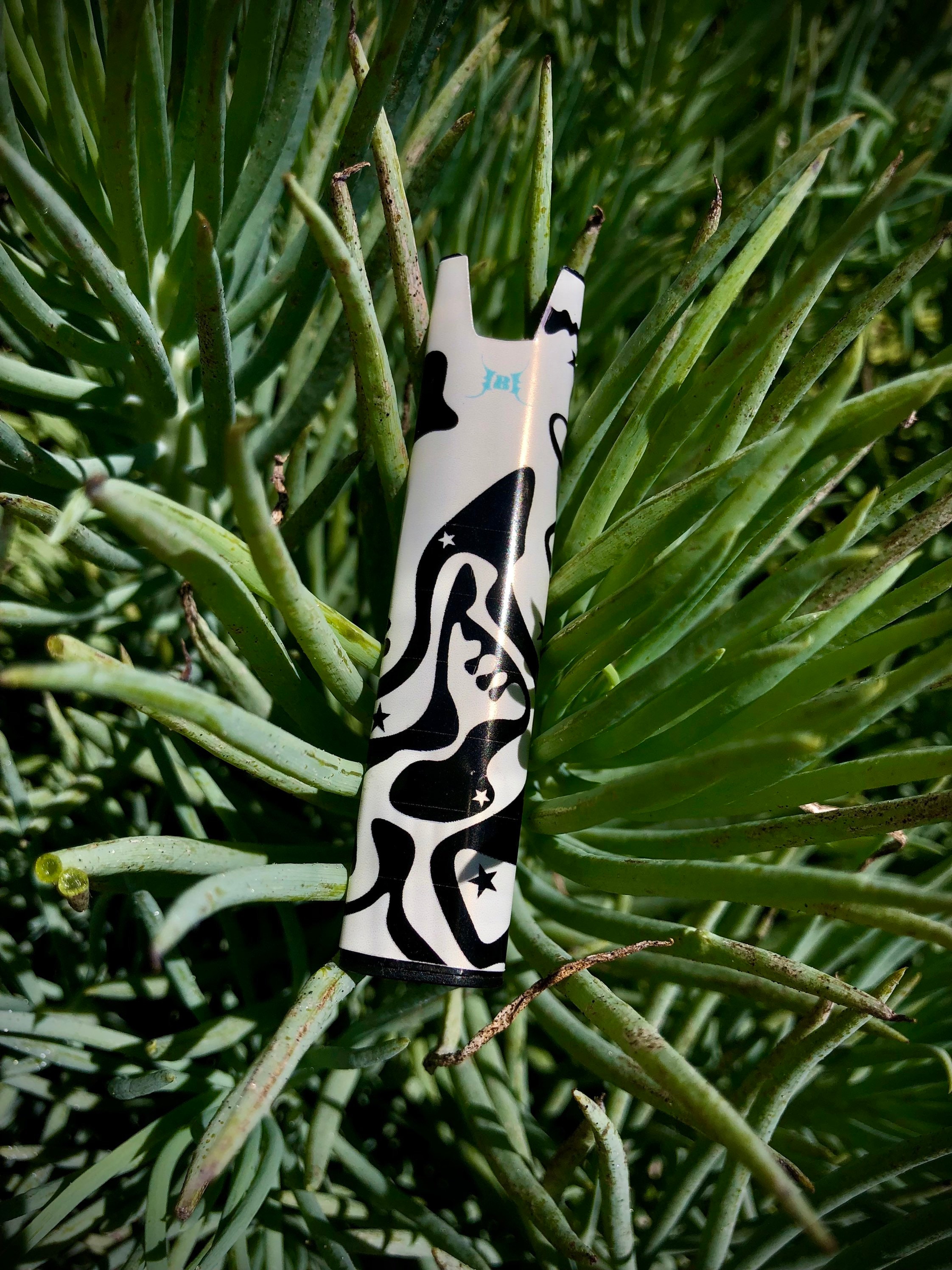 Abstract Stiiizy Wrap in Black and Creme Designed by Boof - Etsy