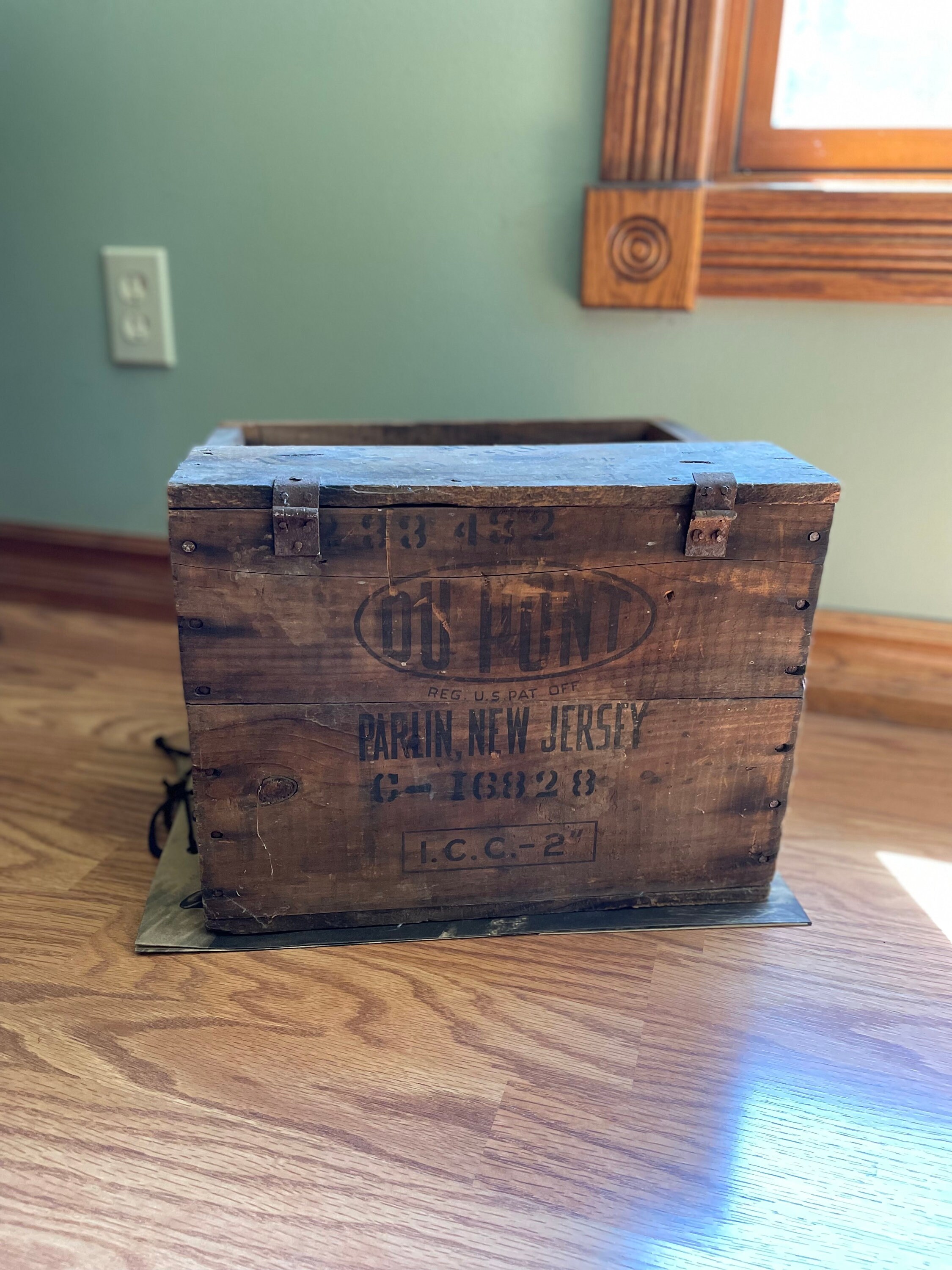 Dynamite Box for sale | Only 4 left at -65%