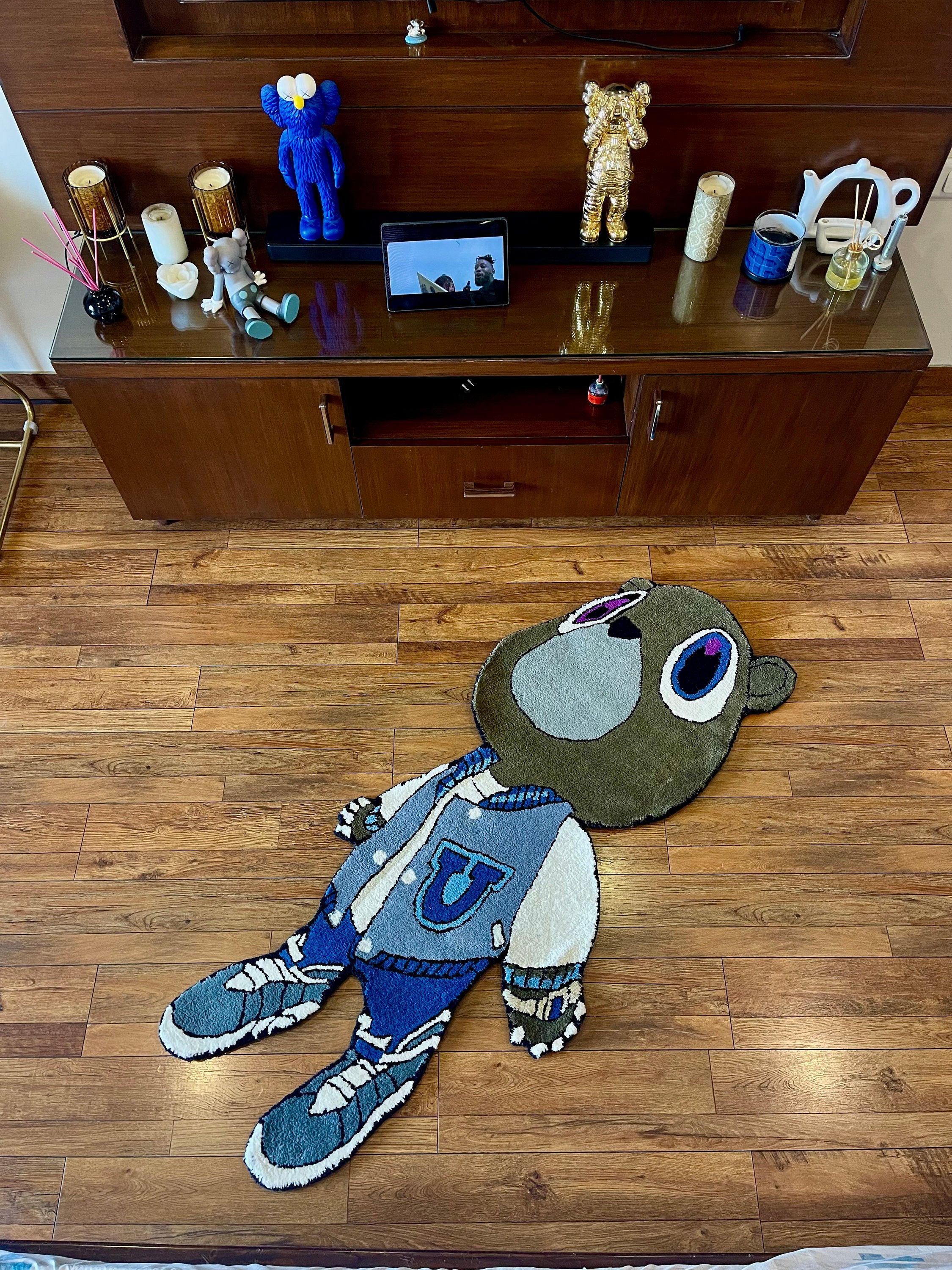 YE GRADUATION BEAR Rug / Hand-tufted / Homemade / Home-decor/ | Etsy