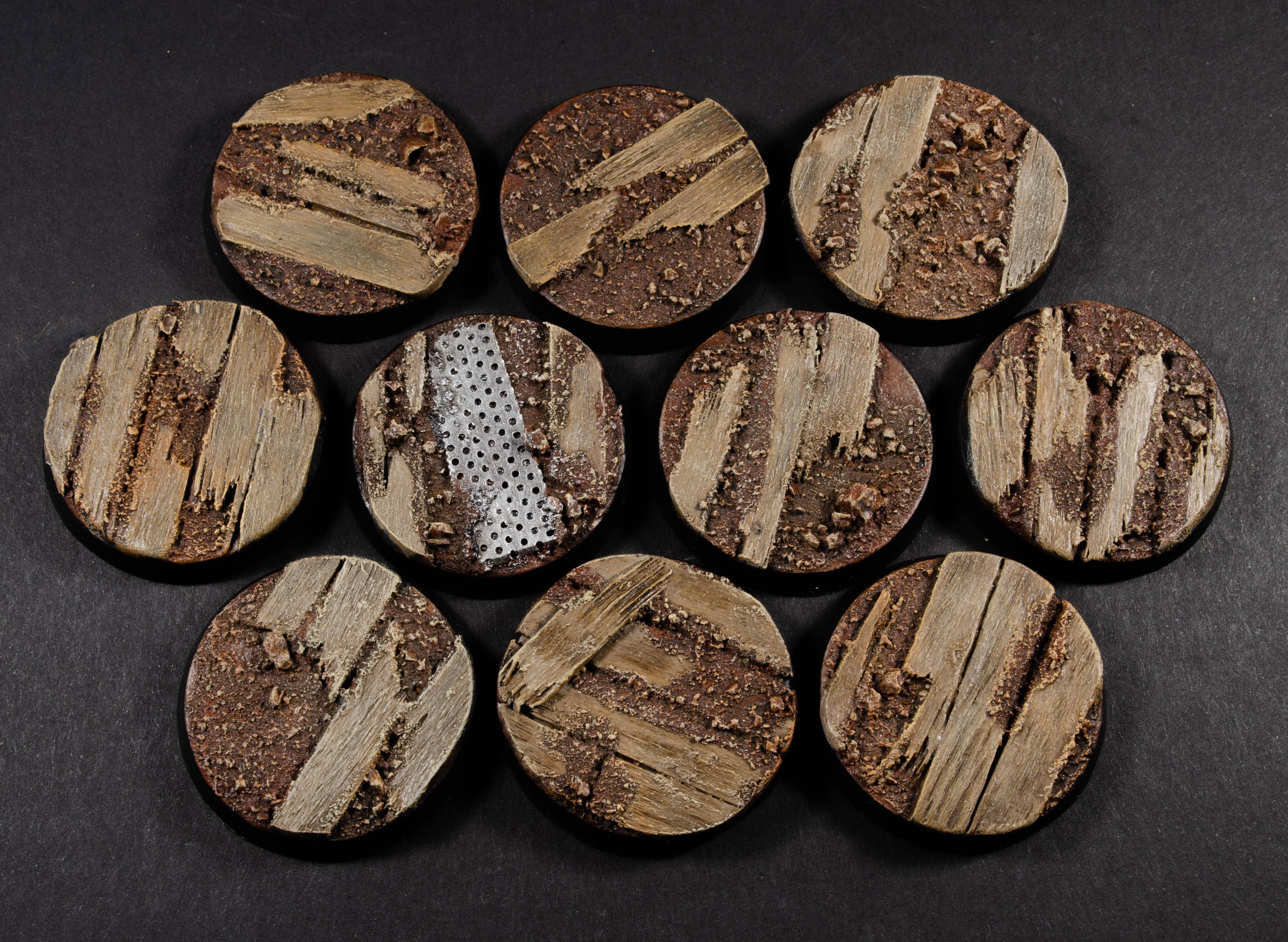 Trench Miniatures Bases Resin Cast Round Bases for Miniature War Games ...