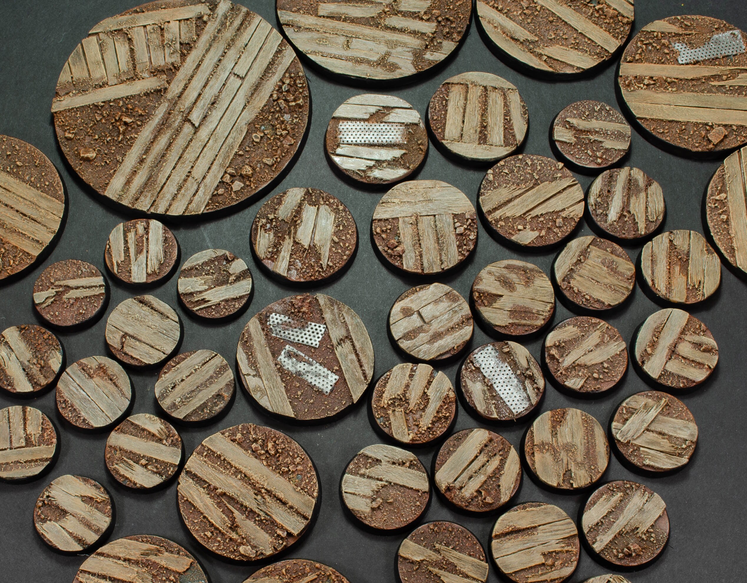 Trench Miniatures Bases Resin Cast Round Bases for Miniature War Games ...